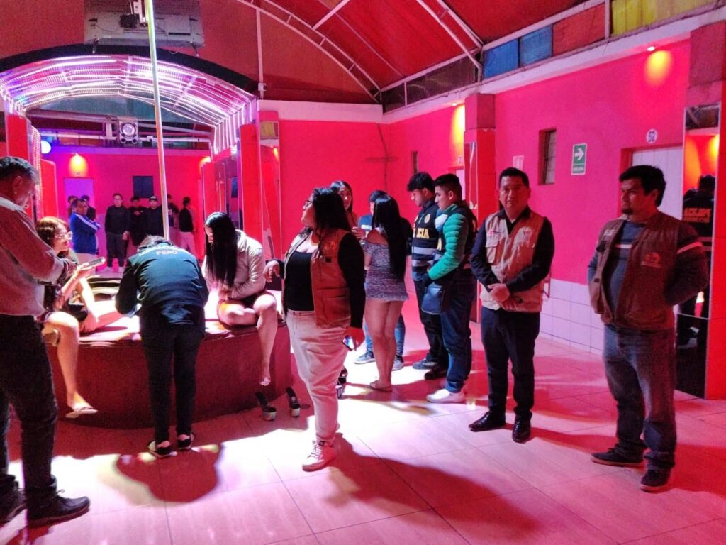 Intervienen a 84 personas en club nocturno “Bahía Rosa” de Huanchaco