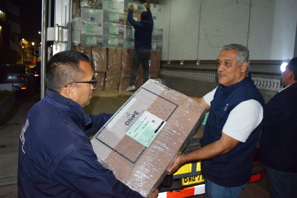 ODPE Trujillo recibe material de capacitación para las elecciones ...